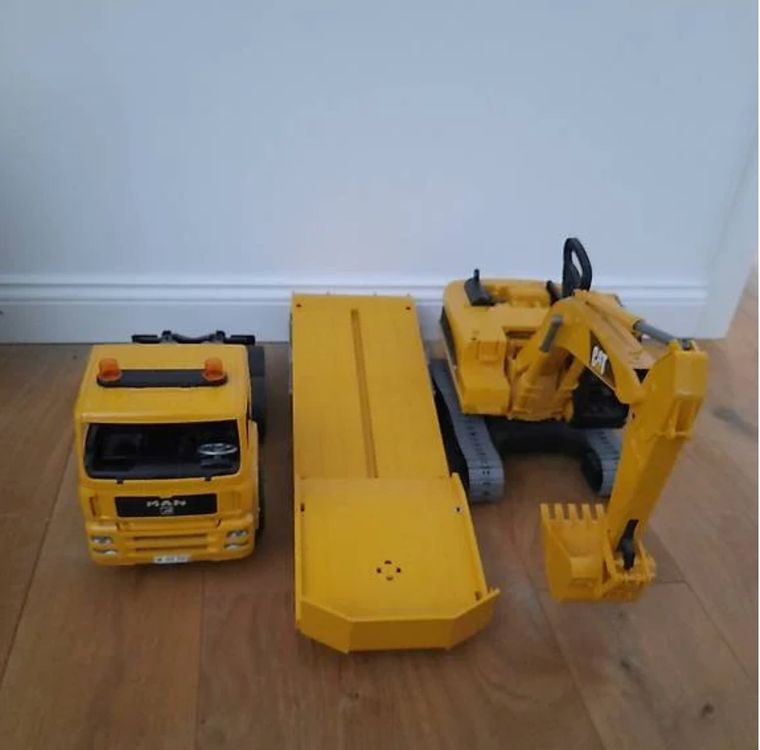 Groser Lastwagen mit Anhänger und Bagger, 85cm lang (Gebraucht) in Baar ...