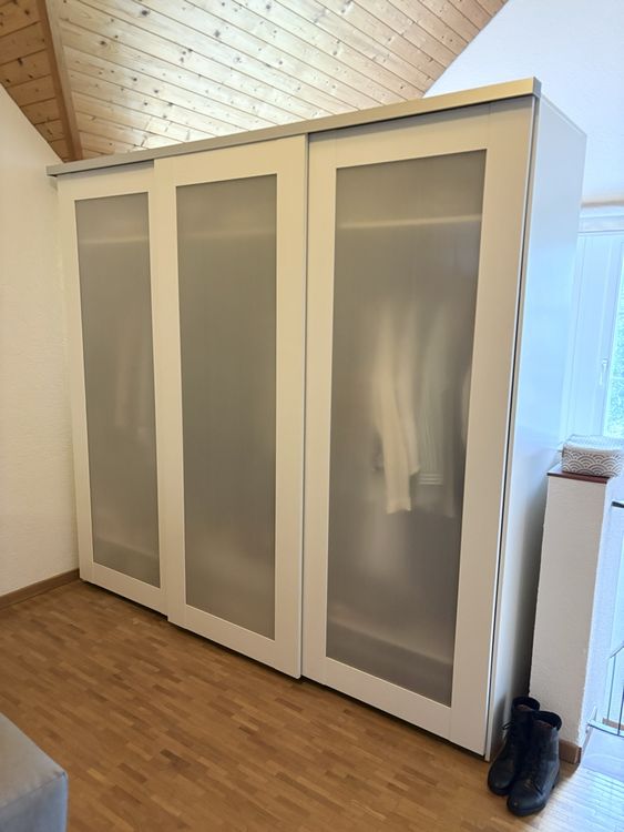 Weisser Kleiderschrank mit Schiebetüren (Gebraucht) in Rheineck für CHF ...