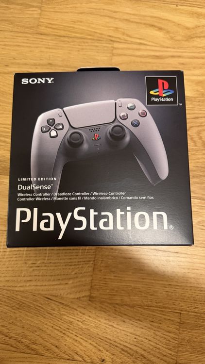 PlayStation DualSense 30th Anniversary Limited Edition (Neu und originalverpackt) in Matran für ...