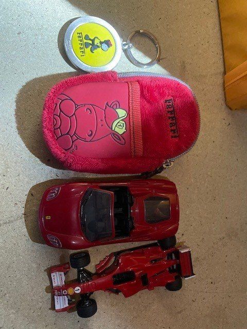 Ferrari - lot de petits objets goodies | Kaufen auf Ricardo