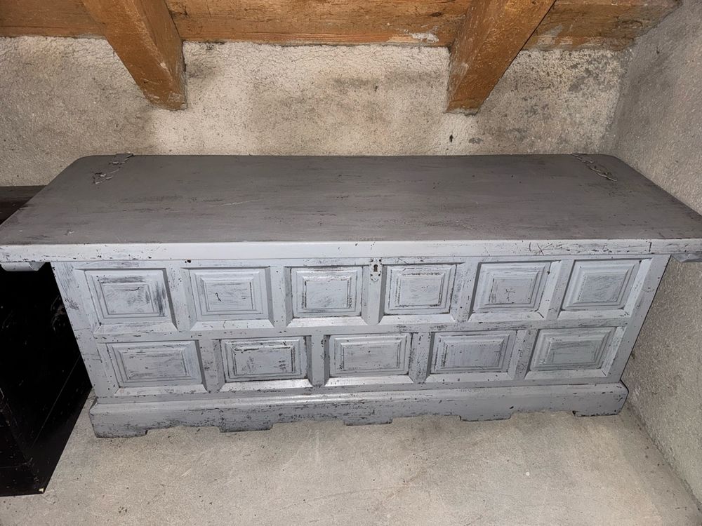 Coffre ancien en bois massif (Gebraucht) in Coffrane für CHF 60 – nur Abholung auf Ricardo kaufen