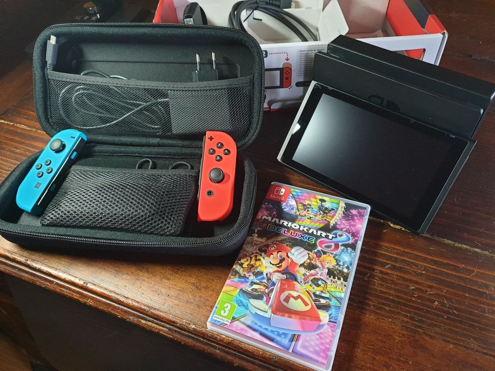 Nintendo Switch + Box + Mariokart 8 Deluxe (Neu (gemäss Beschreibung ...