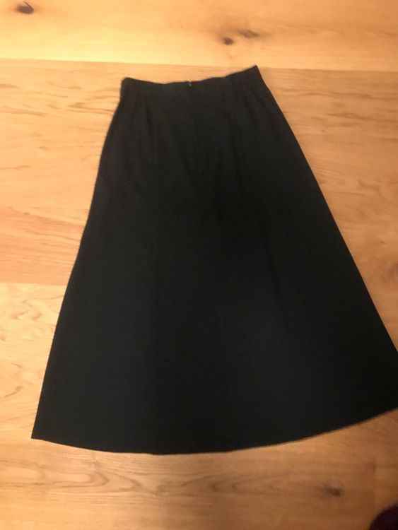 schwarzer Jupe mit Dekoknöpfen (Gebraucht) in Freudwil für CHF 13 – mit Lieferung auf Ricardo kaufen