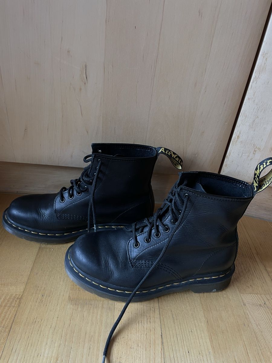 Dr. Martens Black Leather Boots, UK 6.5, EU 40 - Unisex (Gebraucht) in ...