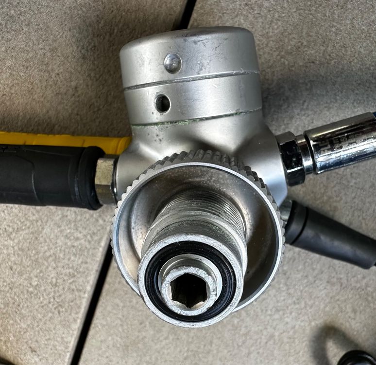 apeks ATX200 & ATX50 Lungenautomaten-Set (Gebraucht) in Bäch SZ für CHF ...