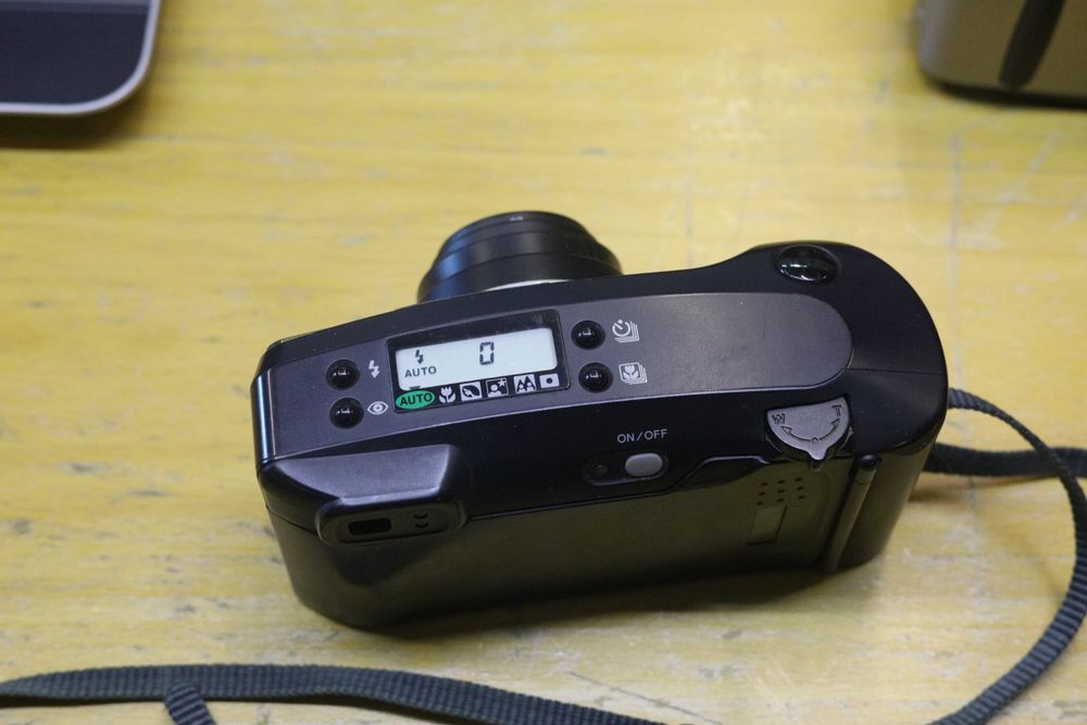 Minolta Riva Zoom 135EX - Appareil photo vintage argentique (D'occasion ...