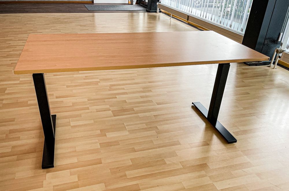 (wie Neu)Bürotisch Sitag 160 x 80 motorisch höhenverstellbar (Gebraucht) in Vaduz für CHF 360 ...