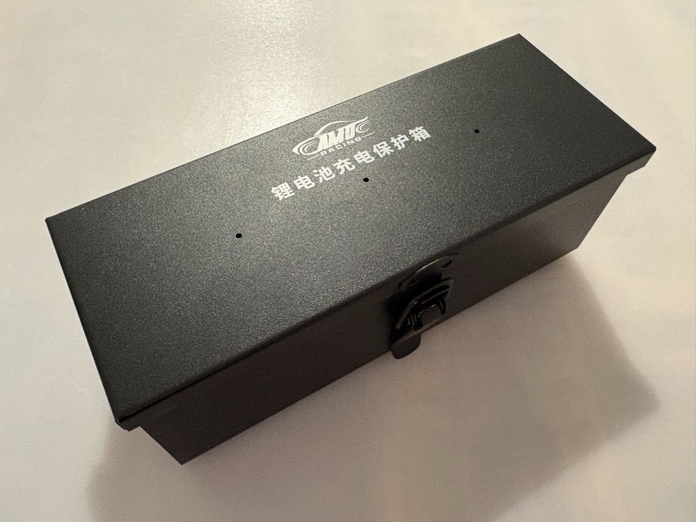 Lotto modellismo - 1 LiPo Box + 2 LiPo Safe Bag (Gebraucht) in ...