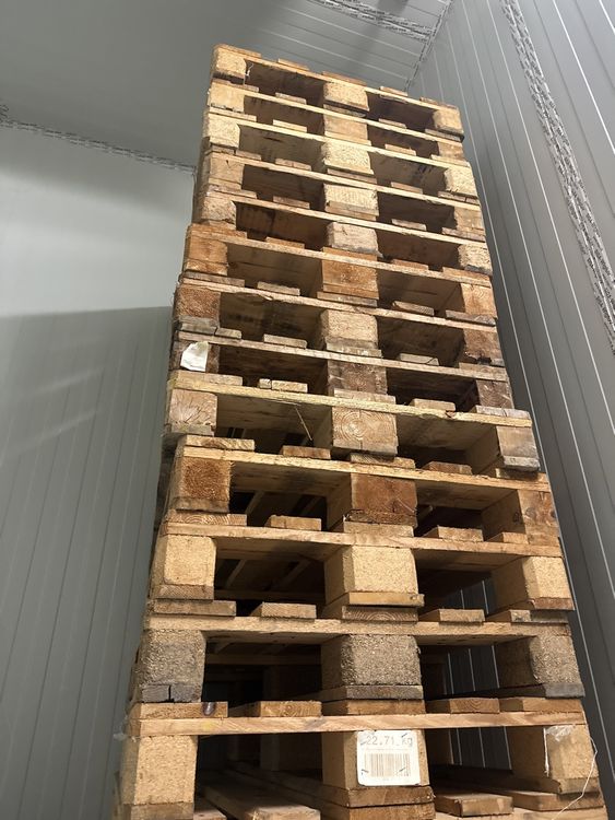 Holzpaletten / Europaletten zu verkaufen (Gebraucht) in Rüti ZH für CHF 10 – nur Abholung auf ...