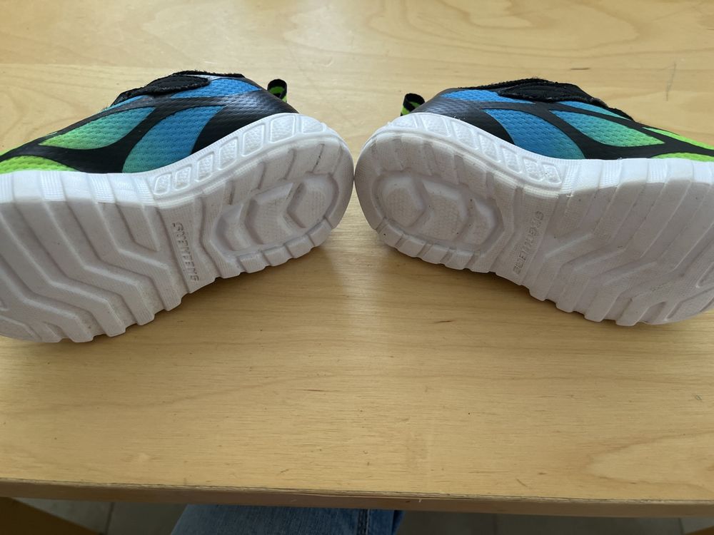 Skechers S-Lights garçon, taille 23, parfaites pour jouer! (D'occasion ...