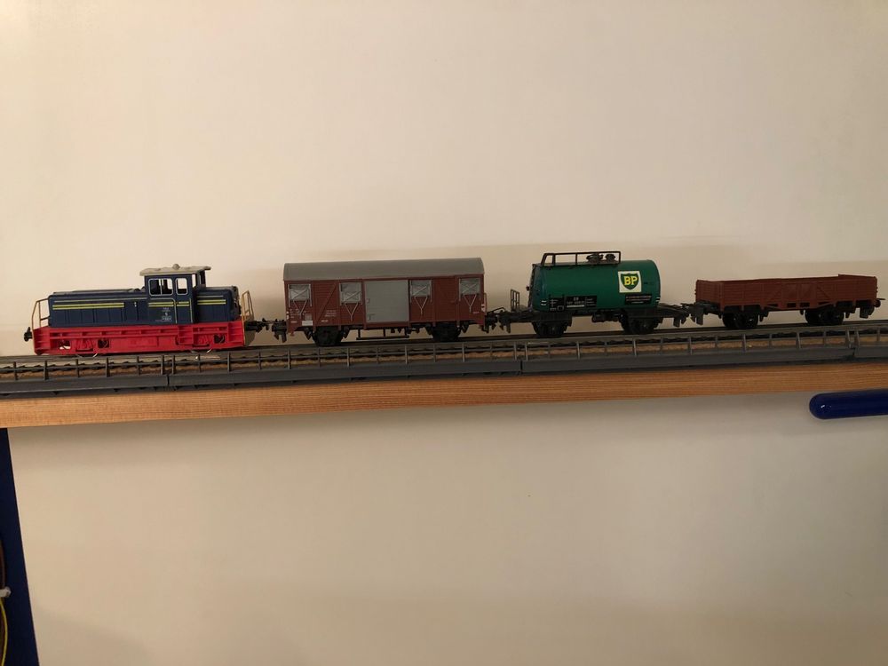 Trix Express 2258 Henschel Industrielok Güterzug mit 3 Wagen | Kaufen ...