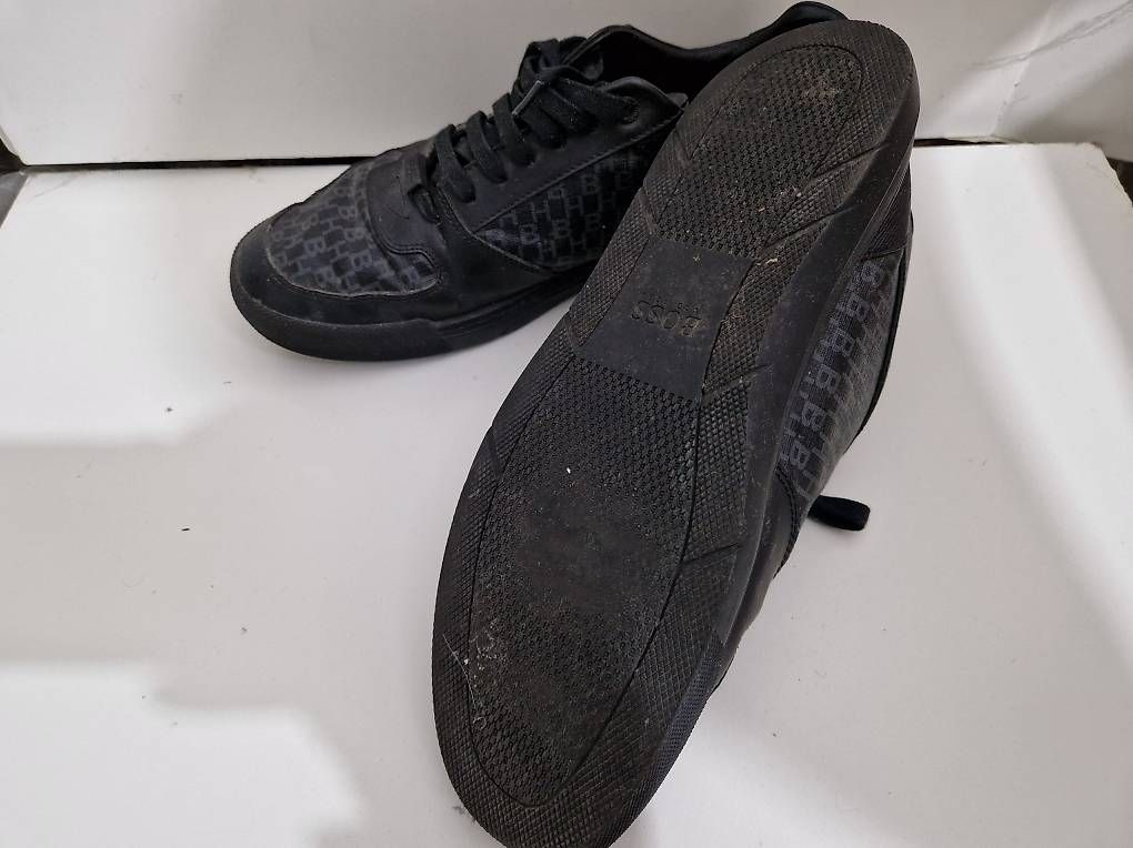 Scarpe Hugo Boss - 42 (Usato) a Lugano per CHF 45 – con consegna ...