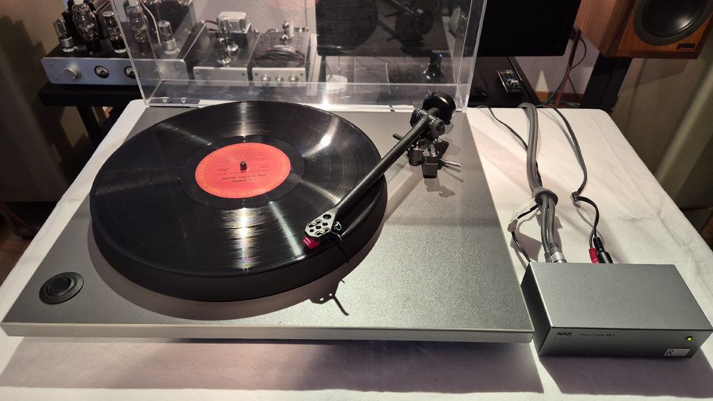 Plattenspieler NAD C 555 mit Phono-Vorverstärker (Rowen) (Gebraucht) in ...