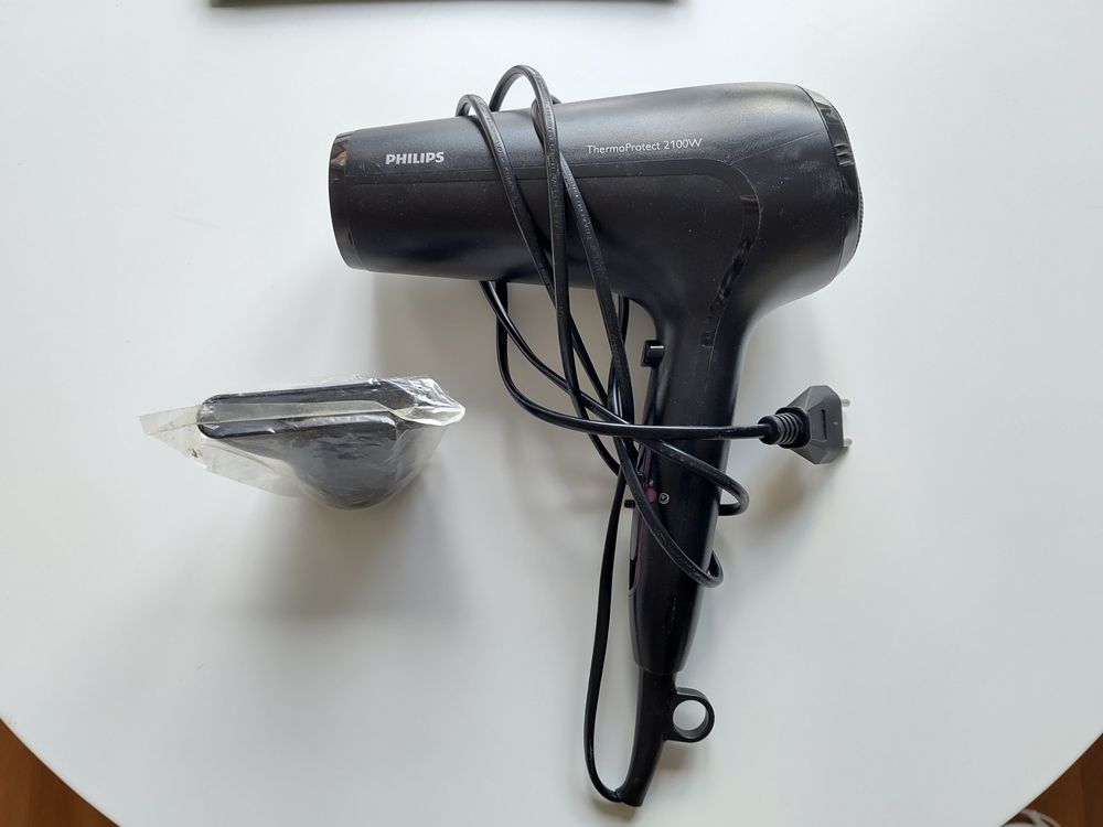Philips Föhn ThermoProtect 2100W (Gebraucht) in für CHF 5 – mit ...