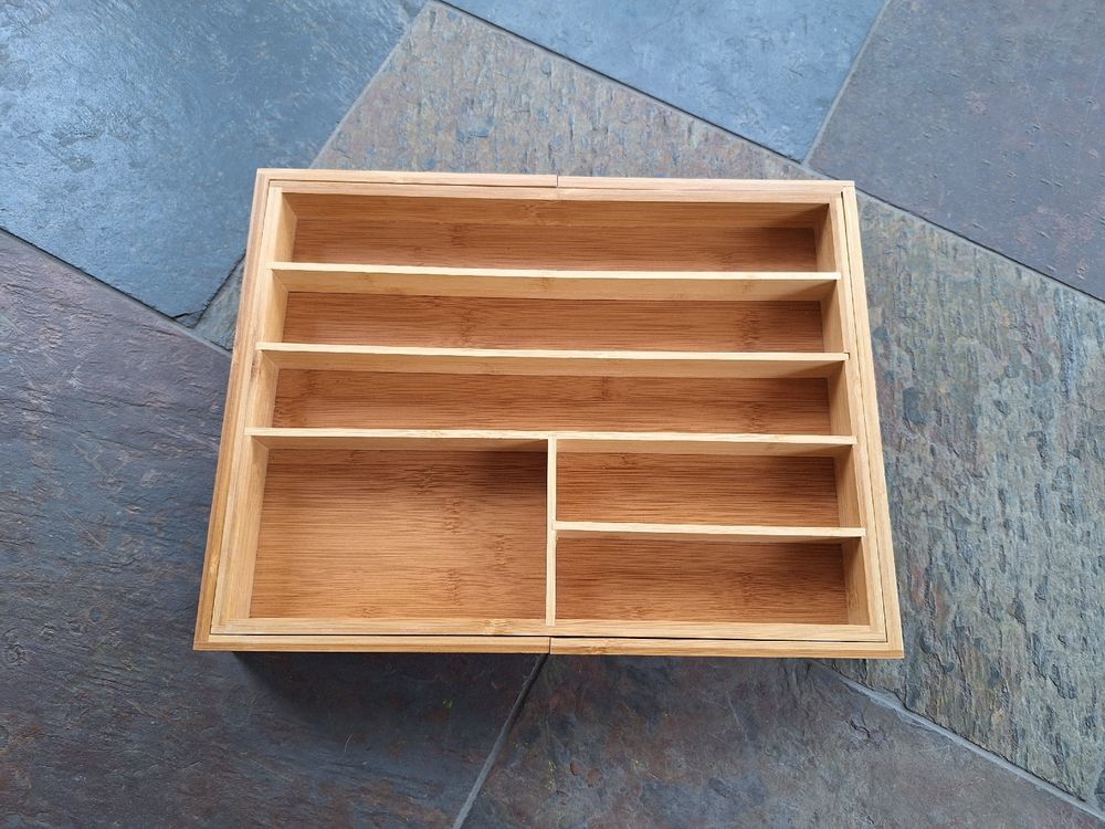 Bambus Besteckkasten ausziehbar (Gebraucht) in Meggen für CHF 6 – mit Lieferung auf Ricardo kaufen