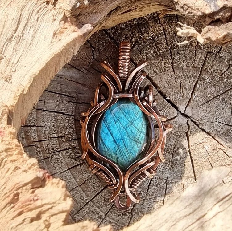 Anhänger mit Labradorit elegant umschlungen von Kupfer | Kaufen auf Ricardo