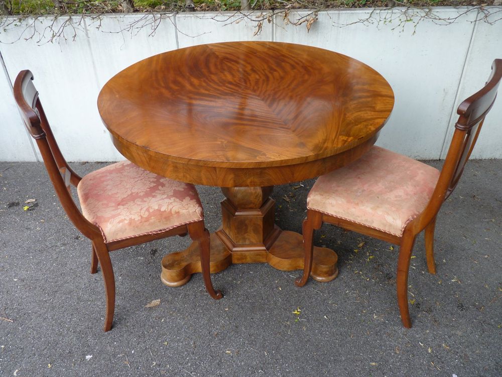 Antiker Runder Tisch mit 2 Stühlen | Kaufen auf Ricardo