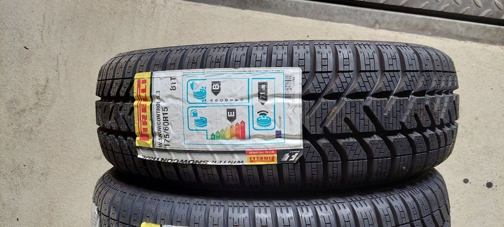Pneu Pirelli W.Snowcontrol 175/ 60 R15 81T (Neu und originalverpackt ...