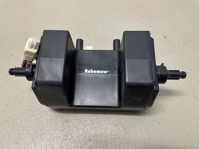 Robomow – Antriebsmotor für Serie RC inkl. Räder (Gebraucht) in ...