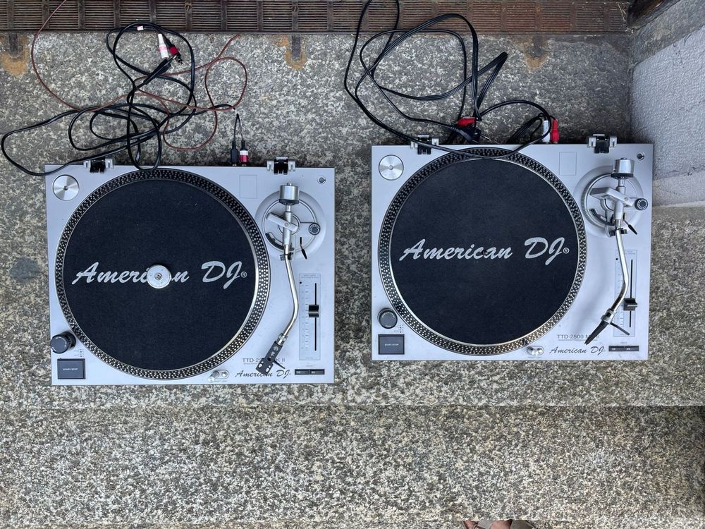 2 turntables ADJ 2500 Mk2 revised (Gebraucht) in Zürich für CHF 360 ...
