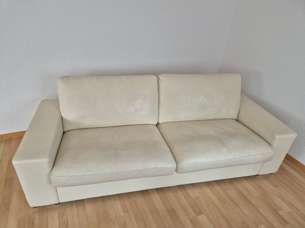 Weisses echt Leder Sofa (Gebraucht) in Davos Platz für CHF 5 – nur Abholung auf Ricardo kaufen