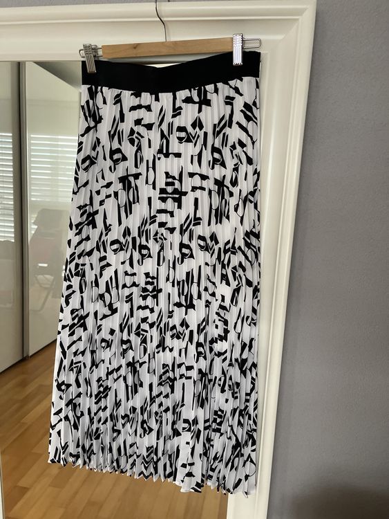 Plissee Rock von Maje Gr. 38 (Neu (gemäss Beschreibung)) in Adliswil für CHF 50 – mit Lieferung ...