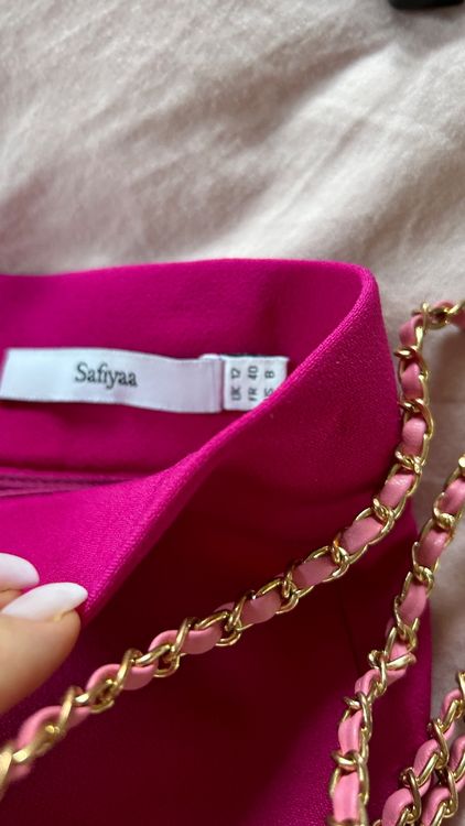 Jupe Safiya taille NP 600 fr (Gebraucht) in Arzier-Le Muids für CHF 140 – mit Lieferung auf ...