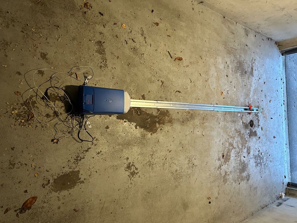 Garagen Tor Motor (Gebraucht) in Wil für CHF 11 – nur Abholung auf ...