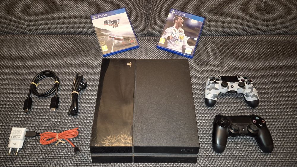 Playstation 4 - Konsole inkl. 2 Controller und 2 Spiele! (Gebraucht) in Teufen ZH für CHF 3 ...