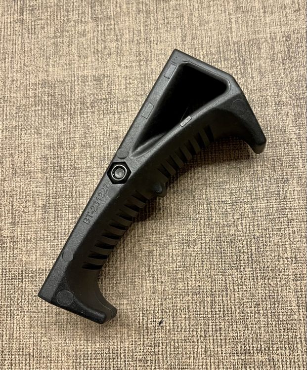 B&T 45° angled Grip - Black Polymer (Neu und originalverpackt) in Bern ...