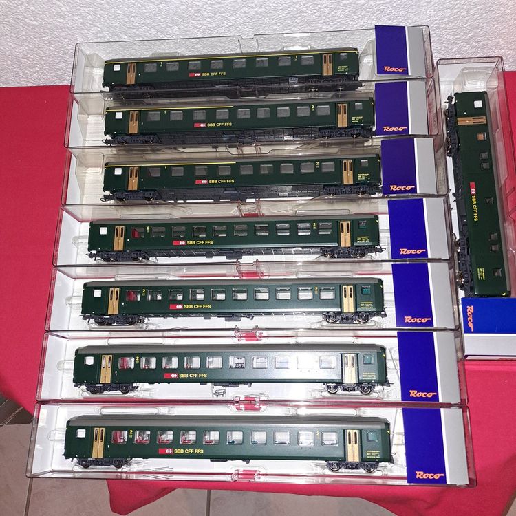 Roco : 8 - teiliges Schnellzugwagenset EW II SBB, Fabrikneu (Neu und ...