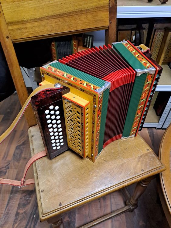 24 basses zuger orgeli ton B (Gebraucht) in Villeneuve für CHF 466 – nur Abholung auf Ricardo kaufen