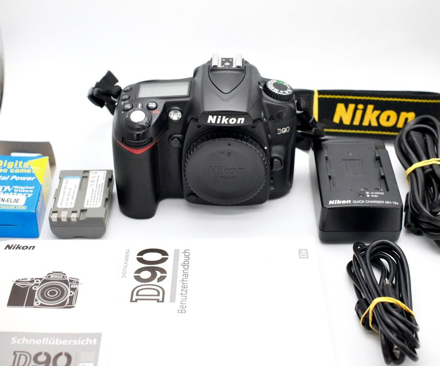 Nikon D90 Body nur 20462 Auslösungen u. Zubehör (Gebraucht) in Birsfelden für CHF 145 – mit ...