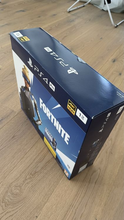 PS4 Pro Fortnite Neo Versa Bundle, 1TB, Top! (Gebraucht) in ...