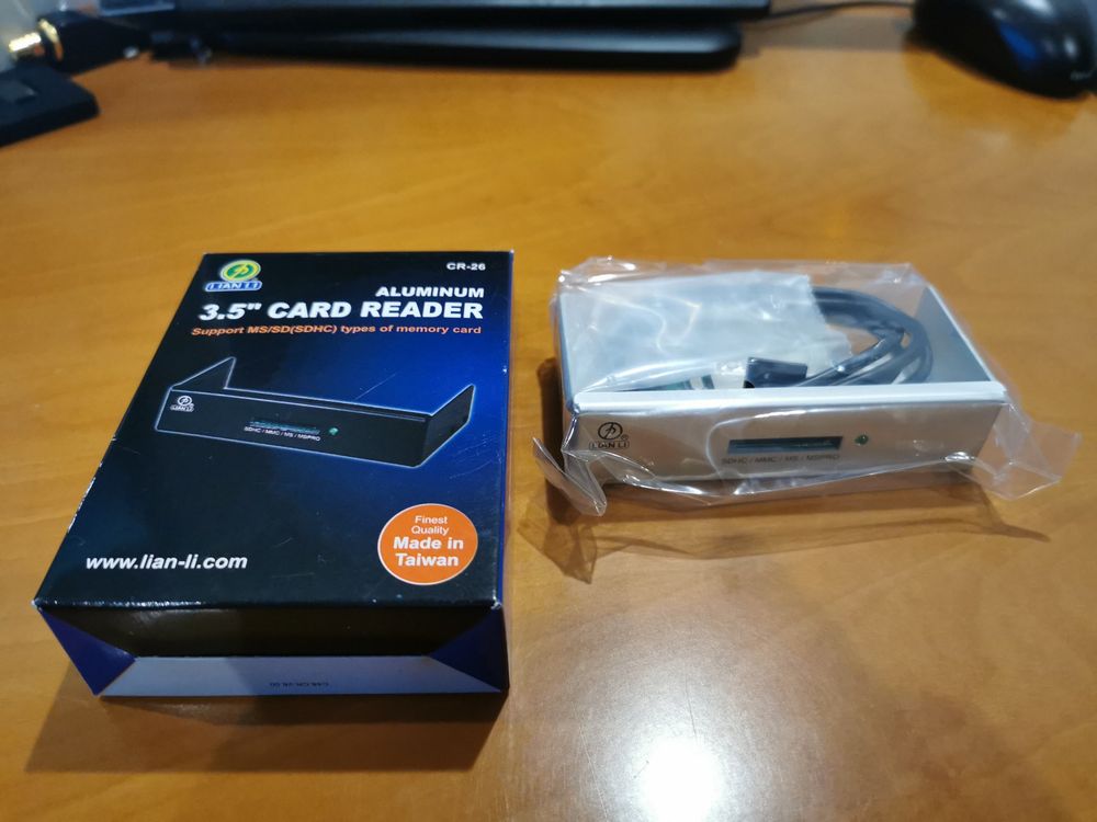 Lian-Li Card Reader Alu silber CR-26 (Neu (gemäss Beschreibung)) in Luzern für CHF 5 – mit ...
