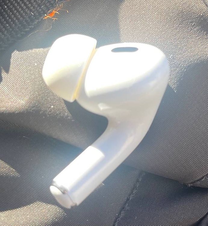 Original rechter AirpodPro 2.Gen (Gebraucht) in Zollikon für CHF 25 ...
