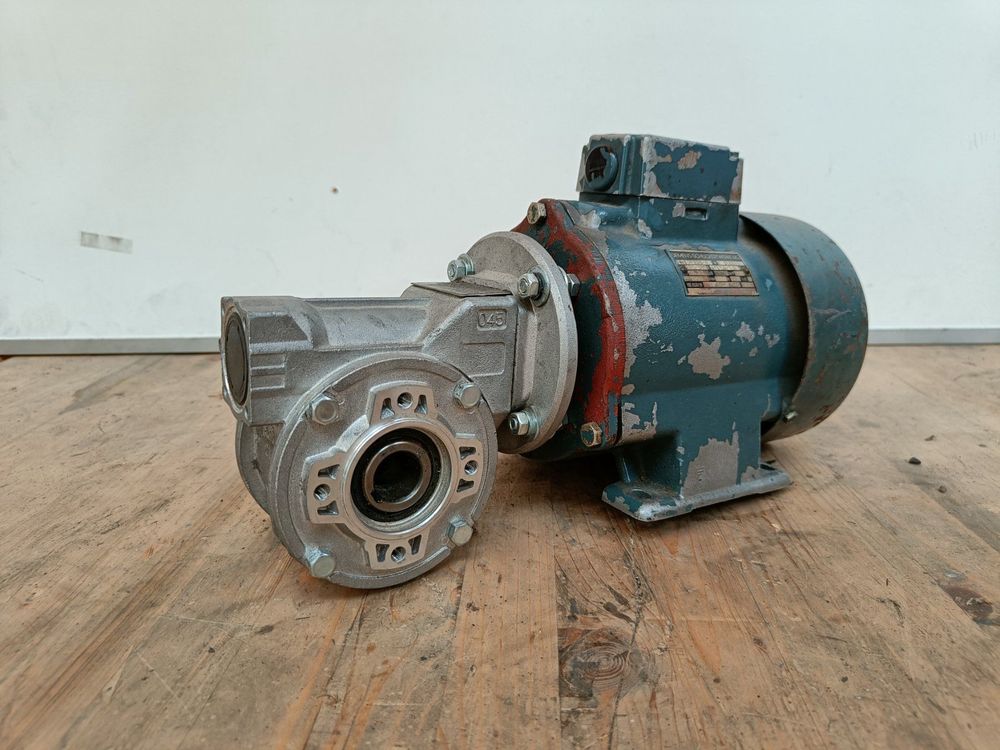 Siemens Elektromotor 230/400V 370W mit Winkelgetriebe | Kaufen auf Ricardo