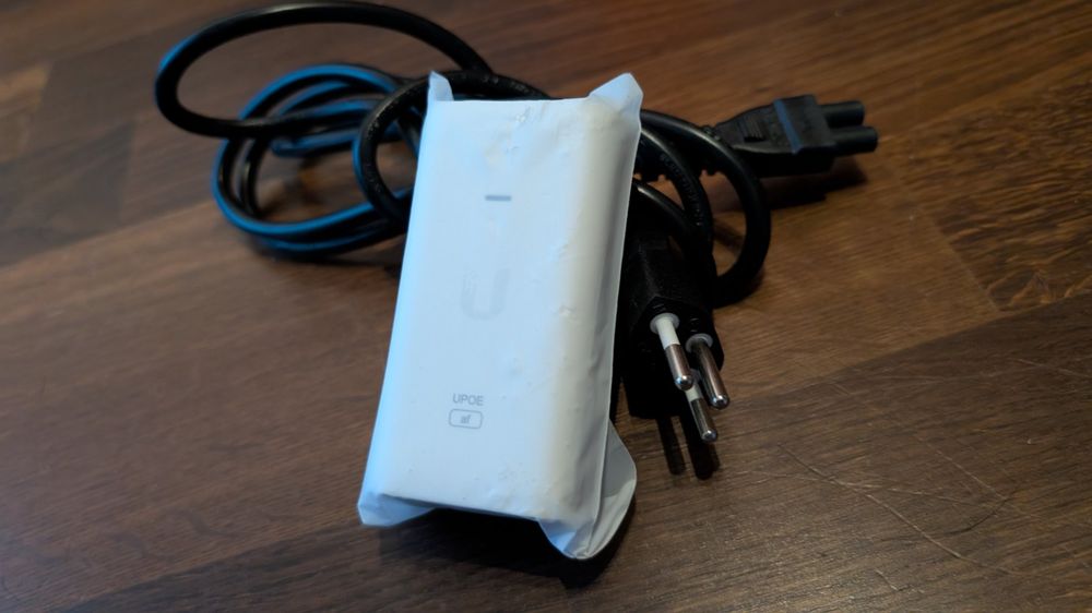 Ubiquiti Unifi POE-af Gigabit PoE Adapter Neu (Neu (gemäss Beschreibung ...