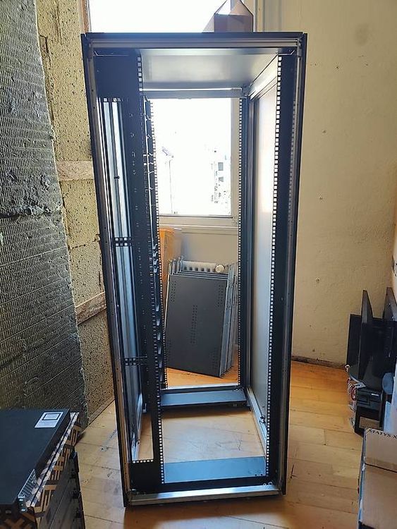 Server Rack Fujitsu Primecenter 38HE + 3x 2HE vertikal (Gebraucht) in ...