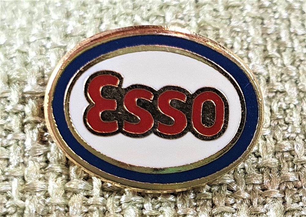 E500 - Pin Esso Logo (Gebraucht) in Reinach BL für CHF 2 – mit ...