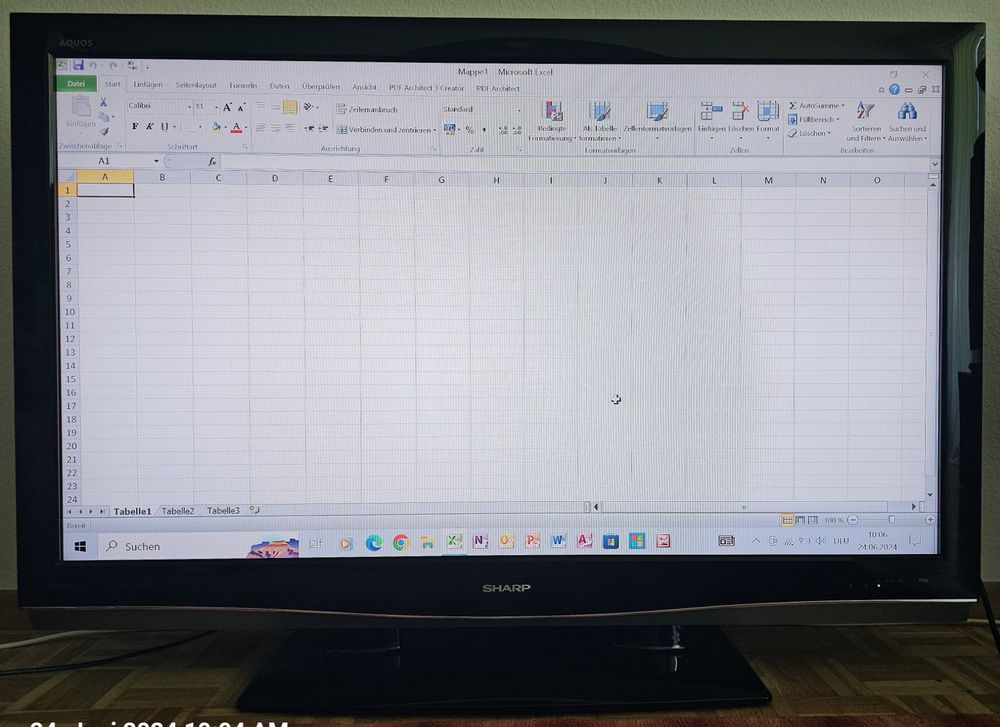 Sharp Aquos 52 Zoll Top Zustand mit Fuss und Wandhalterung (Gebraucht ...