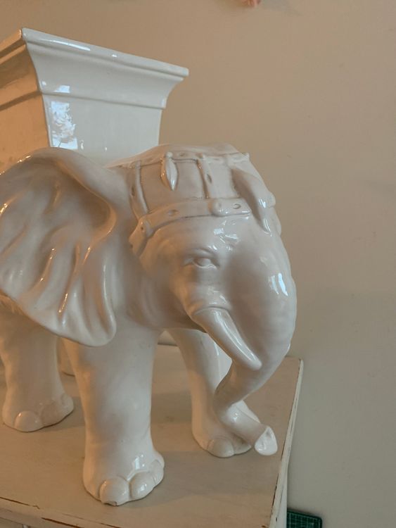 Blumensäule Elefant Porzellan weiss, ca. 25x43x Höhe 40cm (Gebraucht ...