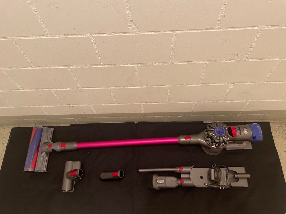 Dyson V8 absolut extra Handstaubsauger (Gebraucht) in für CHF 171 – mit ...