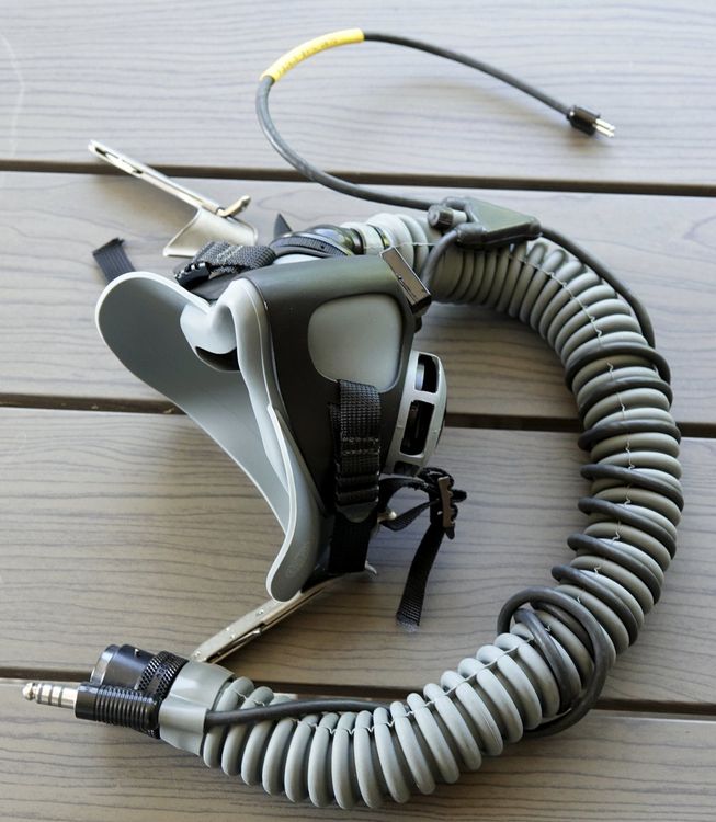 Piloten-Sauerstoffmaske MBU-20/P (Neu (gemäss Beschreibung)) in Dübendorf für CHF 790 – nur ...