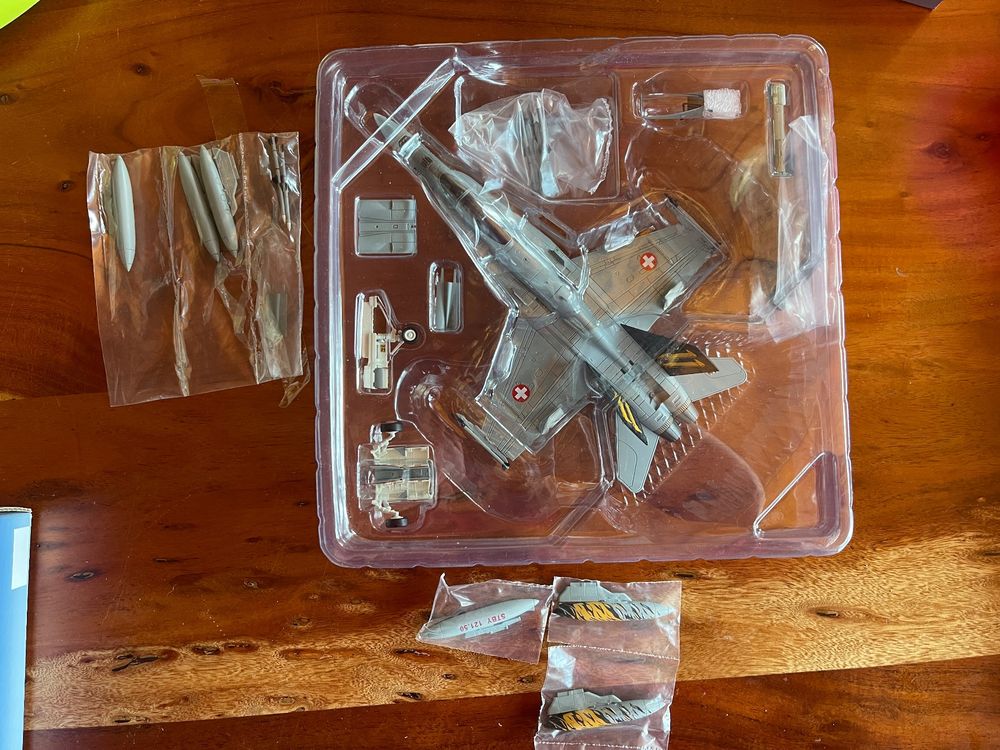 F/A-18C Hornet 1:72 (Neu und originalverpackt) in Widnau für CHF 90 – mit Lieferung auf Ricardo ...