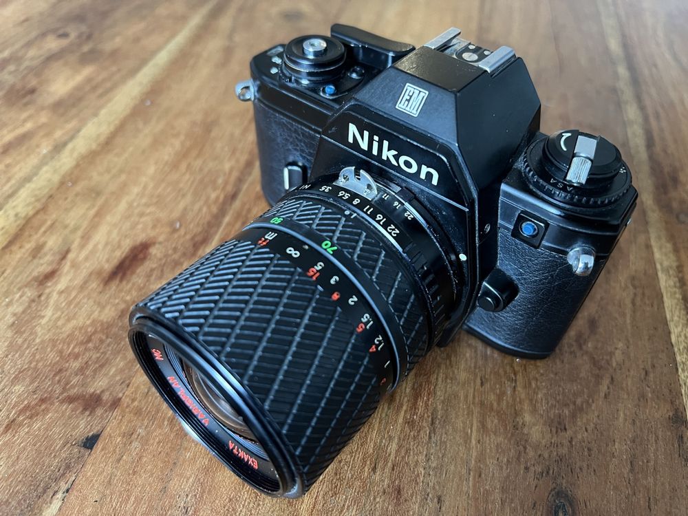 Nikon EM mit Exakta 35-70 1:3,5-4.5 | Kaufen auf Ricardo