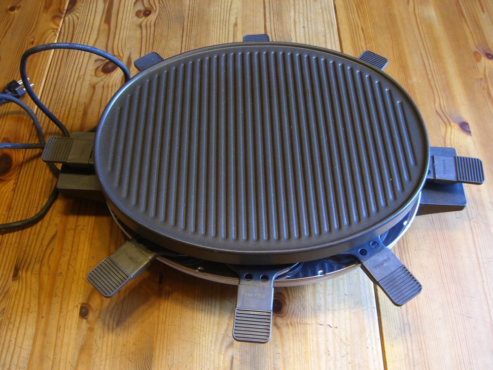 schönes 8 Personen Raclette / Grill-Set von Tefal (Gebraucht) in ...