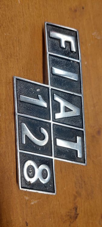 Original Fiat 124 Emblem (Gebraucht) in maroggia für CHF 8 – mit ...