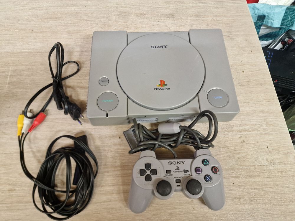 Sony Playstation 1 PS1 defekt | Kaufen auf Ricardo