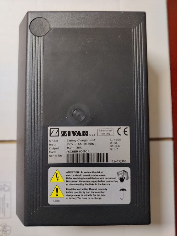 Professionelles Ladegerät ZIVAN NG1 | Kaufen auf Ricardo